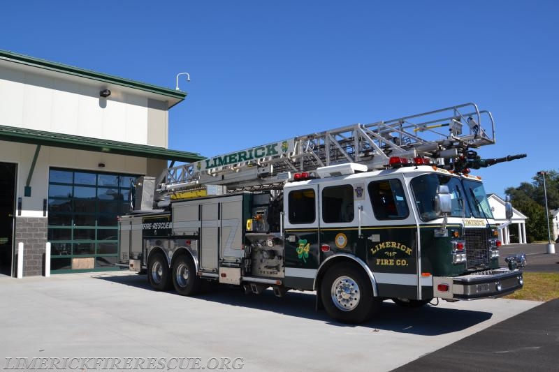 Ladder 54 Heads off to Nocona, Texas - Limerick Fire Department