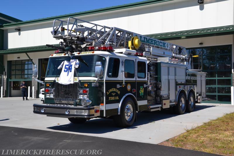 Ladder 54 Heads off to Nocona, Texas - Limerick Fire Department