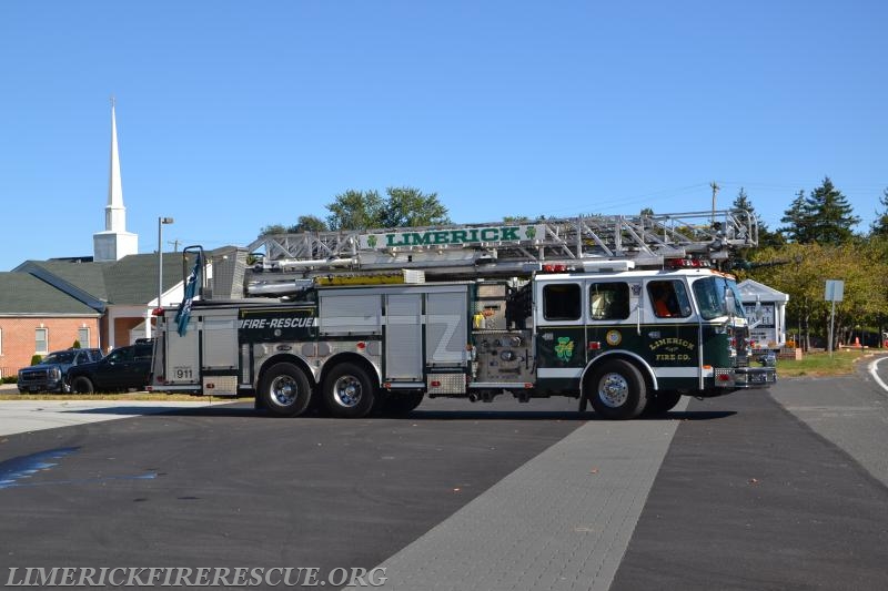 Ladder 54 Heads off to Nocona, Texas - Limerick Fire Department